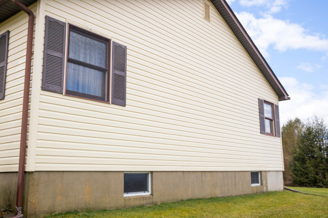 Pros of Vinyl Siding, Trim, Shakes, and More | Crown Builders, Charlotte NC